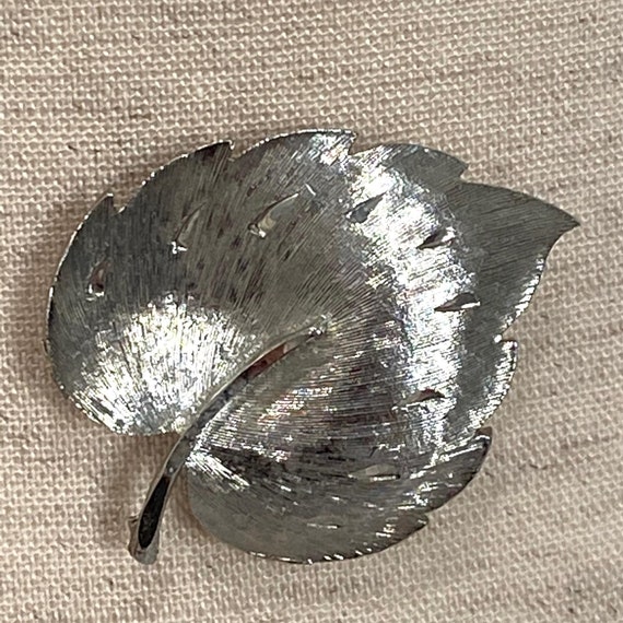 Vintage Louis Giusti Silver Textured Leaf Brooch Sign… - Gem