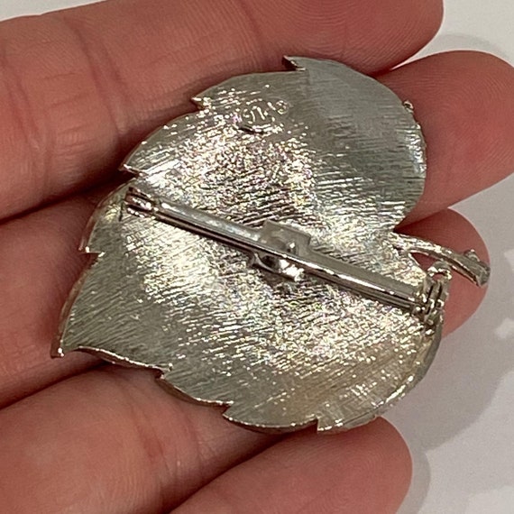 Vintage Louis Giusti Silver Textured Leaf Brooch Sign… - Gem