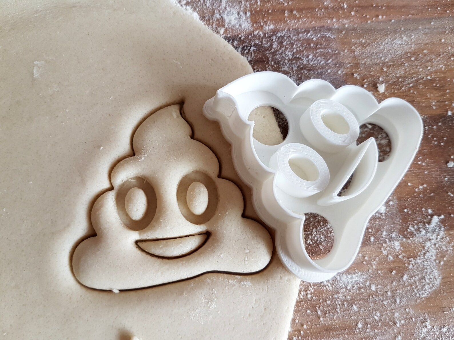 Poop Emoji Cookie Cutter / Cookie Cutter / Stencil / Fondant - Etsy 日本