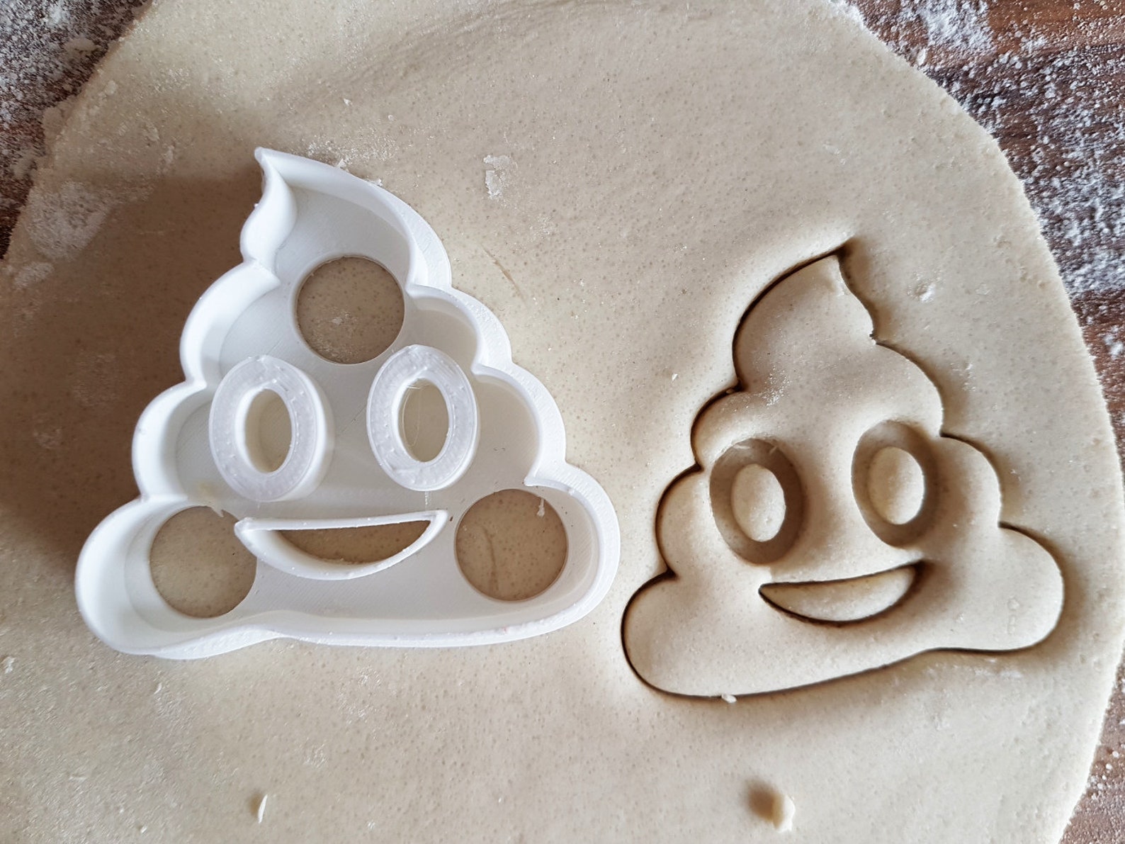 Poop Emoji Cookie Cutter / Cookie Cutter / Stencil / Fondant - Etsy 日本