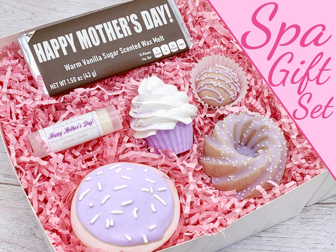 Mothers Day Spa Gift Set, Lavender Personalized Bath Bomb Basket From ...