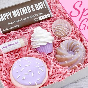 Mothers Day Spa Gift Set, Lavender Personalized Bath Bomb Basket From ...