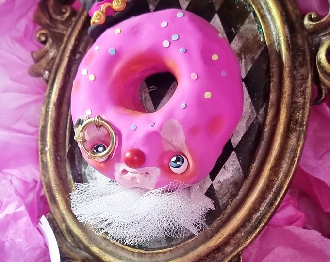 DONUT FRAME - Creepy Circus - Backery Home Decor Arttoy Frame Halloween ...
