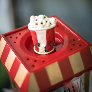 SPOOKY POPCORN ORNAMENT - Circus Collective Toy - Hot Pink Home Decor ...