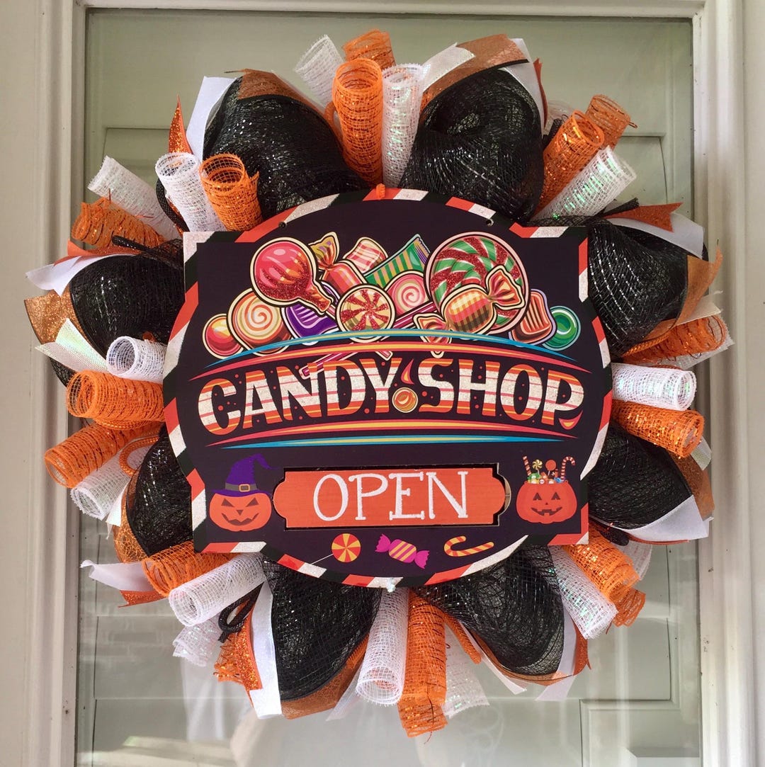 HALLOWEEN CANDY SHOP Open or Closed Wreath, Halloween Candy, Halloween ...