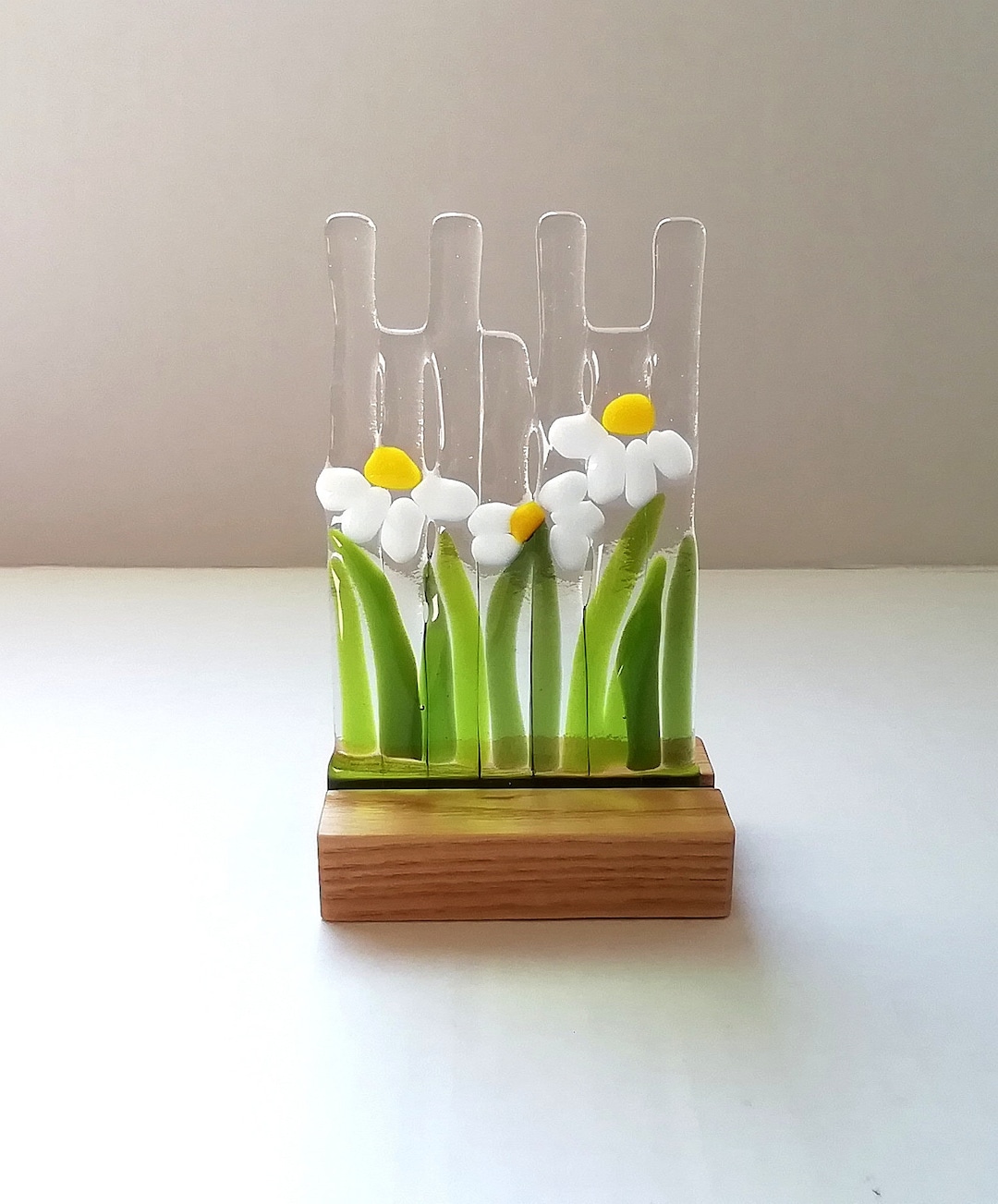 White Daisy Art, Freestanding Glassart, Summer Fused Glass Daisies ...