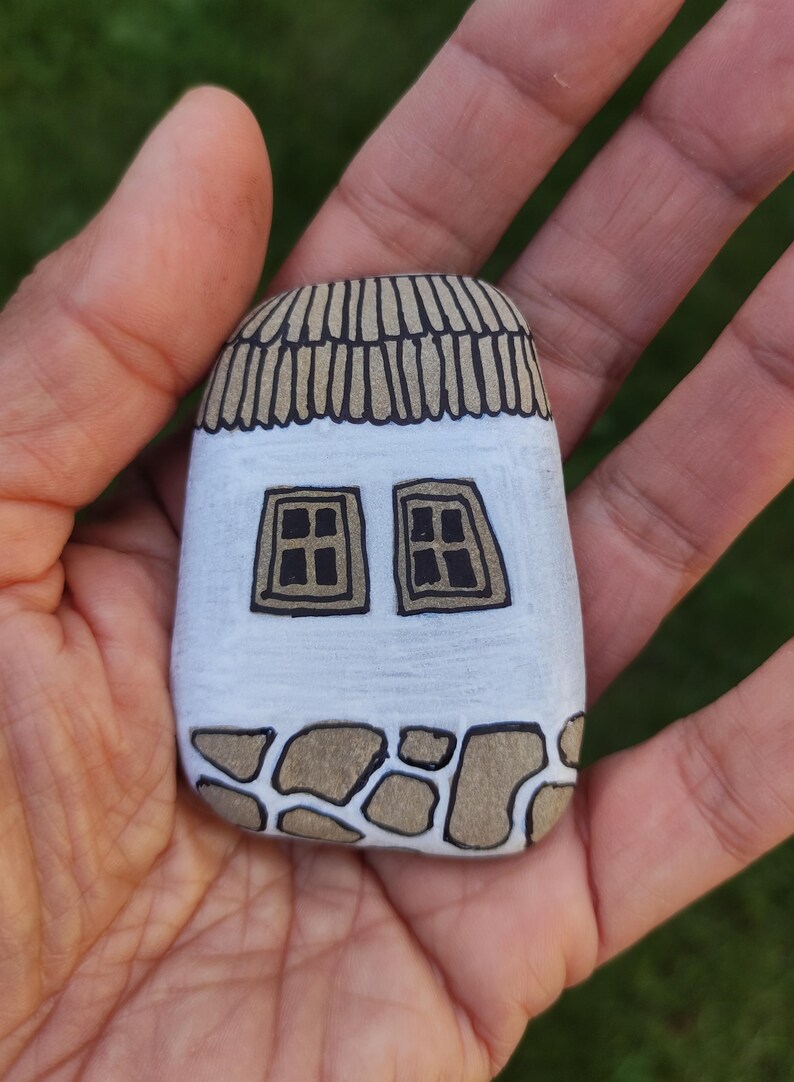 House, Painted Rocks, Pebble Art, Stone Art, Rock Art, Painted Rock - Etsy