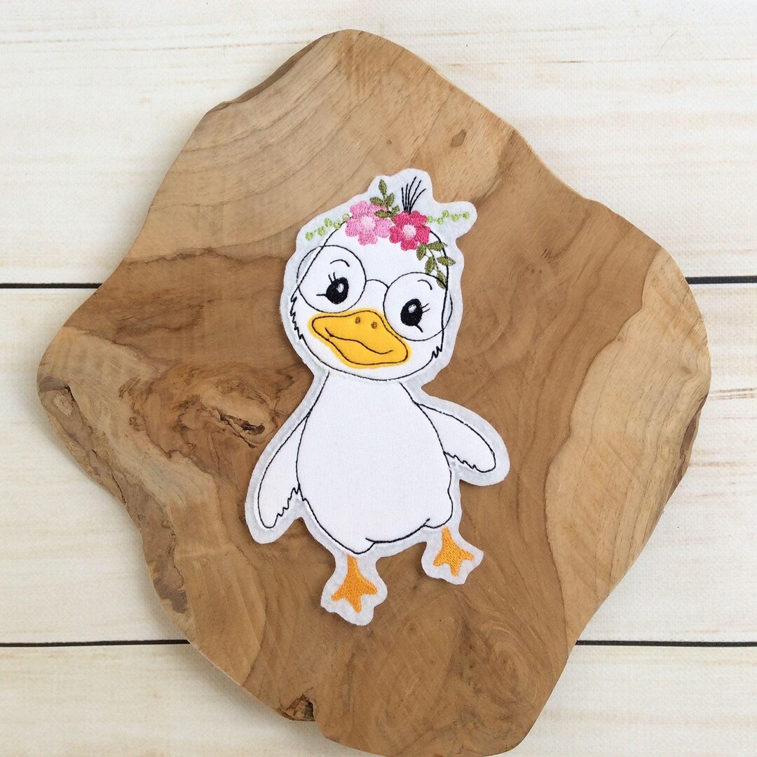 Stickdatei boho Ente Stickmotiv Gans Entchen mit Blumen und Brille ...