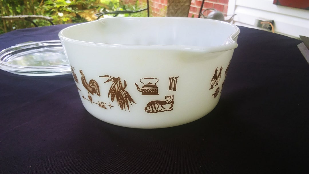 Vintage Pyrex Round Casserole Dish With Lid - Etsy