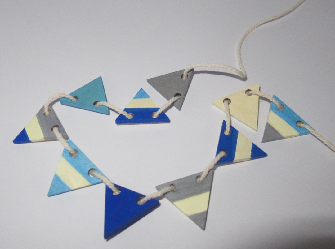 Dolls House Bunting 10 Wood Flags Miniature Seaside Beach House Hut 1: ...