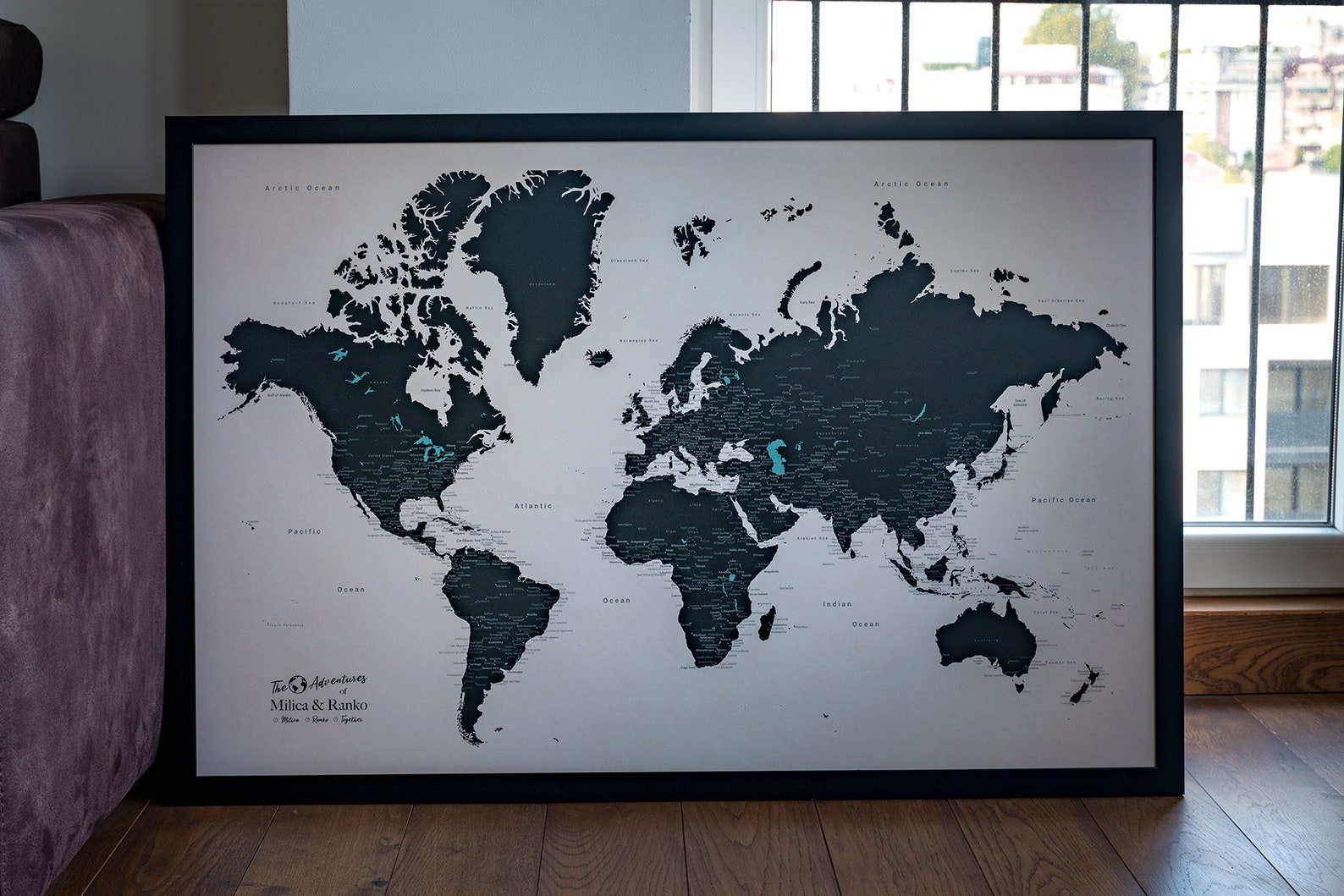 Wall map of the world push pin