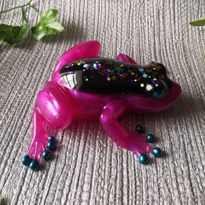 Frog Ornament, Frog Gift, Amphibian Statue, Alternative Home Decor ...