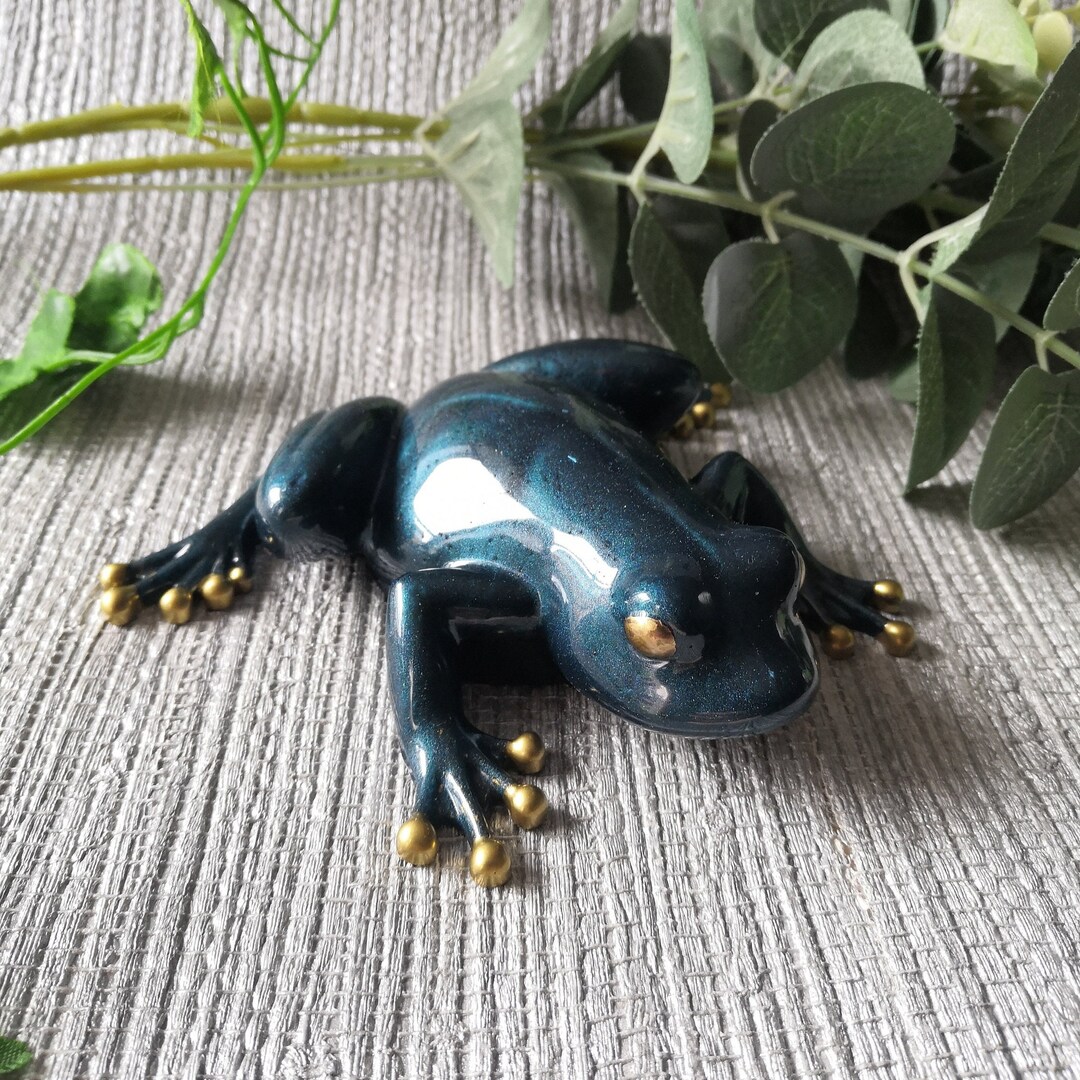 Frog Ornament, Frog Gift, Amphibian Statue, Alternative Home Decor ...