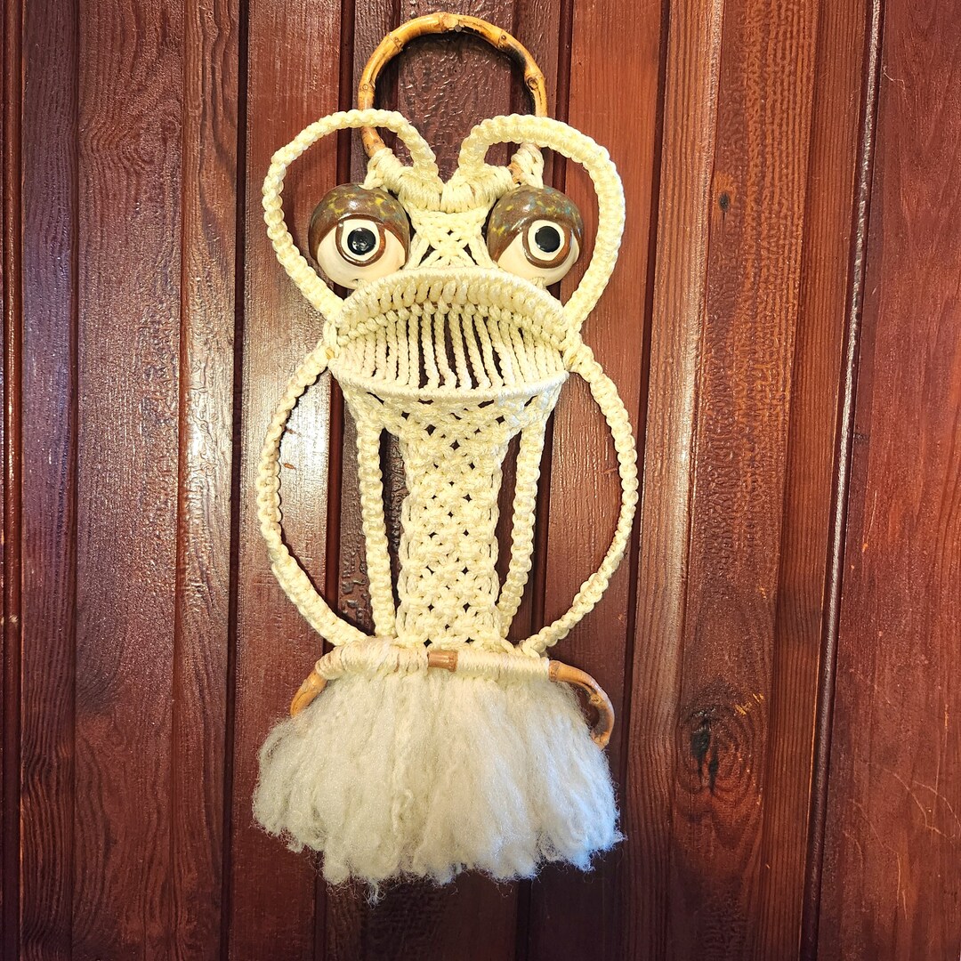 White Vintage Macrame 22" Fuzzy Owl Wall Hanging Boho - Etsy