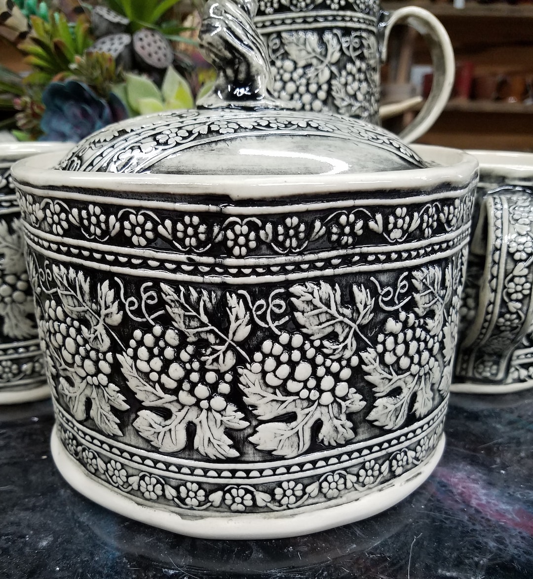 Black and White Grapes and Grapevines Lidded Pottery Dish - Etsy