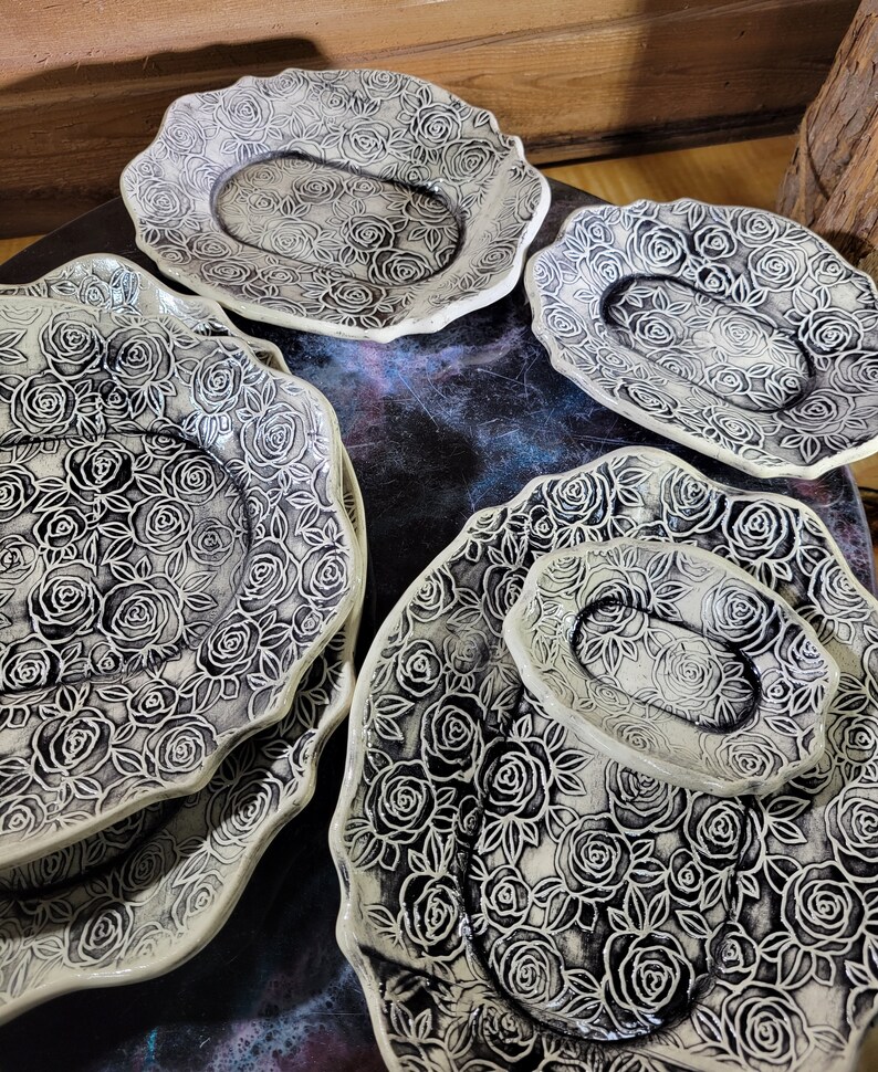 Set of 6 Black Rose Nesting Plate Design - Etsy