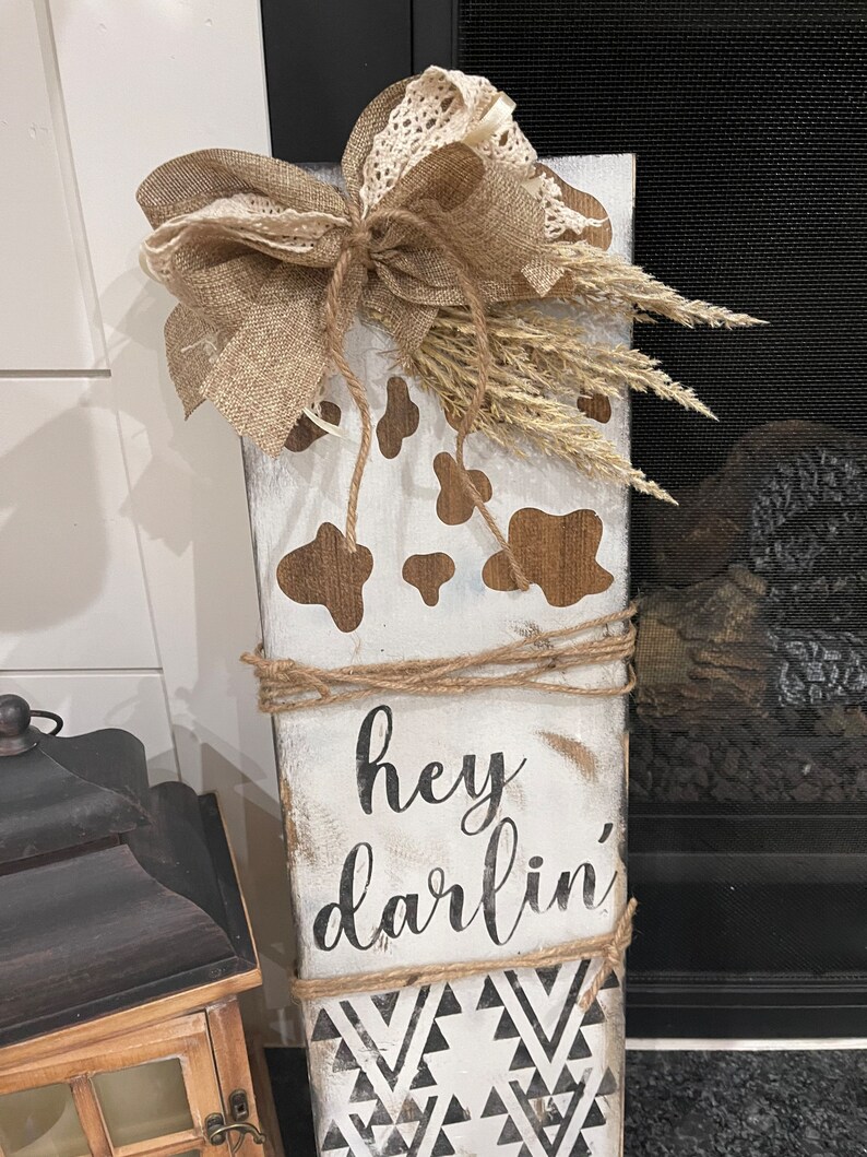Hand Painted 'hey Darlin' Farmhouse Sign - 24” X 7.25” - Etsy