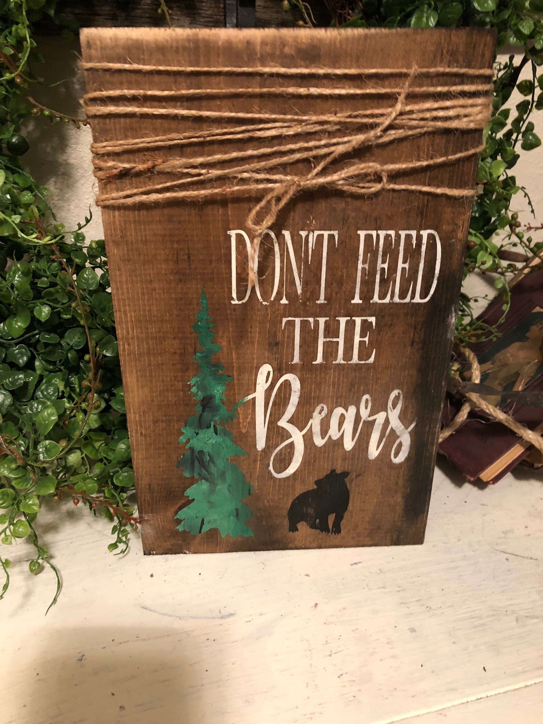 Dont Feed the Bears Sign / Cabin Sign / Farmhouse Decor / - Etsy