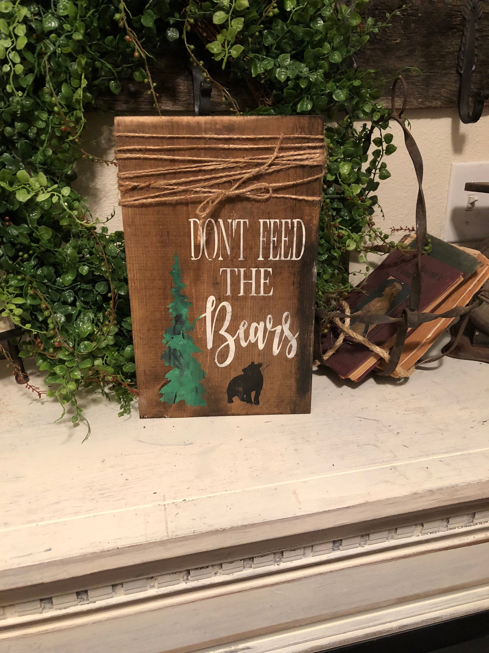 Dont Feed the Bears Sign / Cabin Sign / Farmhouse Decor / - Etsy