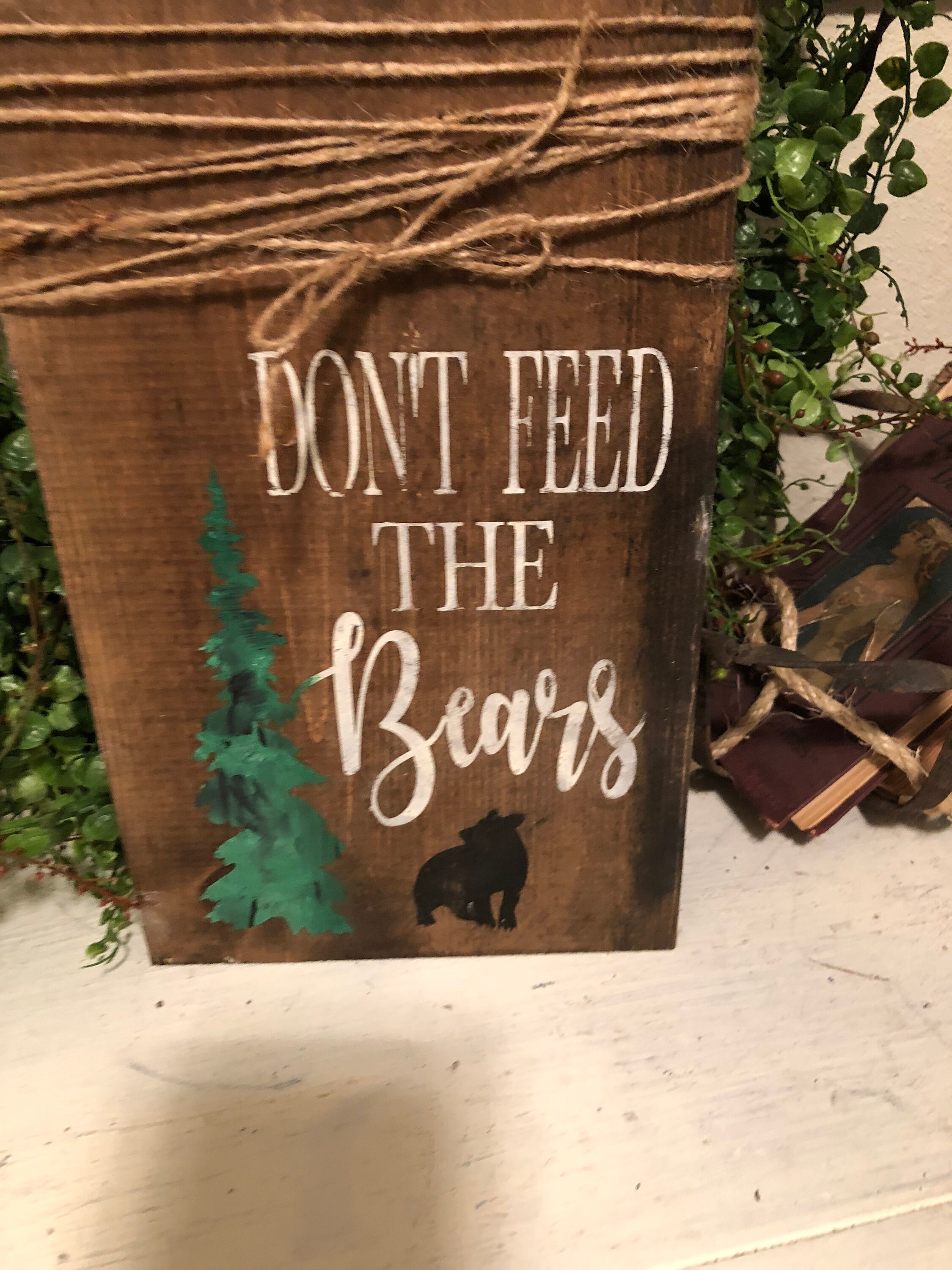 Dont Feed the Bears Sign / Cabin Sign / Farmhouse Decor / - Etsy