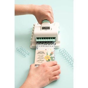 We R Mini Cinch Book Binding Tool Bundle - Wires, Covers, Cutter - Etsy