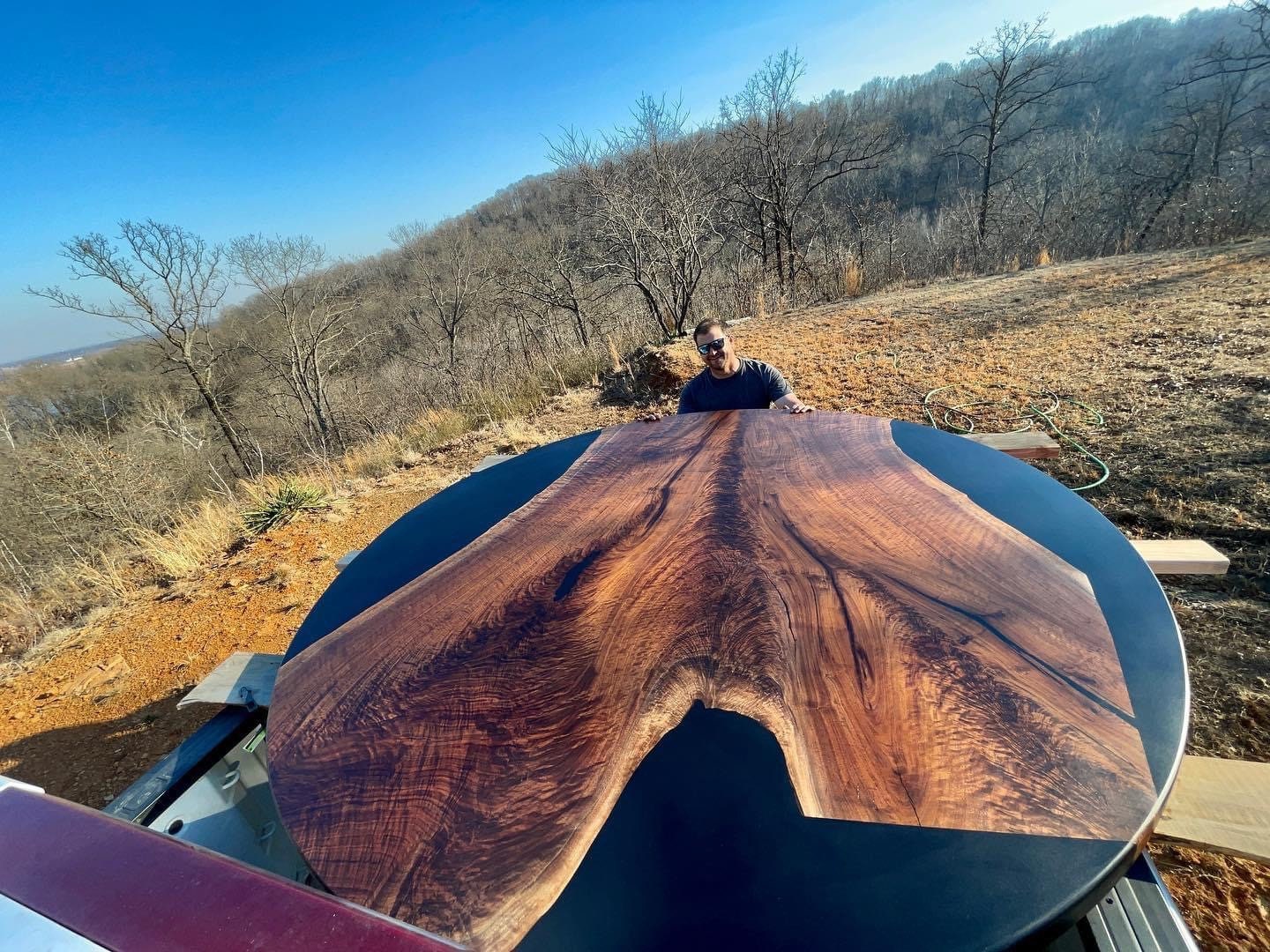 Massive 84” Round Table River Epoxy Walnut Live Edge - Etsy
