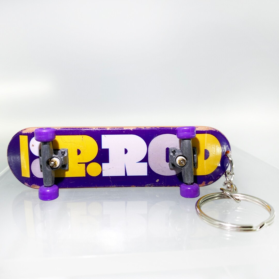 Fingerboard Keychain / Skateboard Keychains /finger Board Tech ...