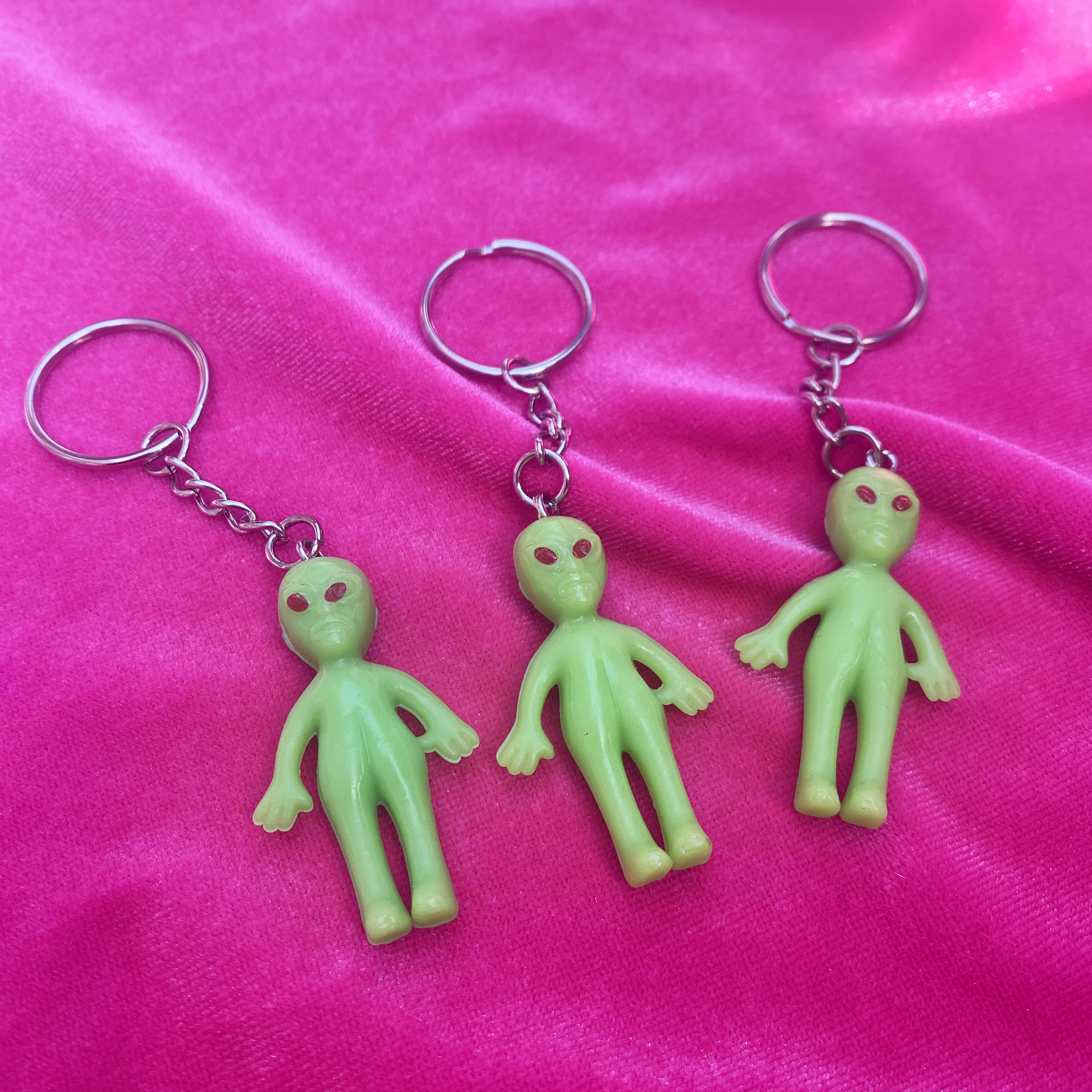 Alien Keychain / Glow in the Dark Alien Keychain / Area 51 | Etsy