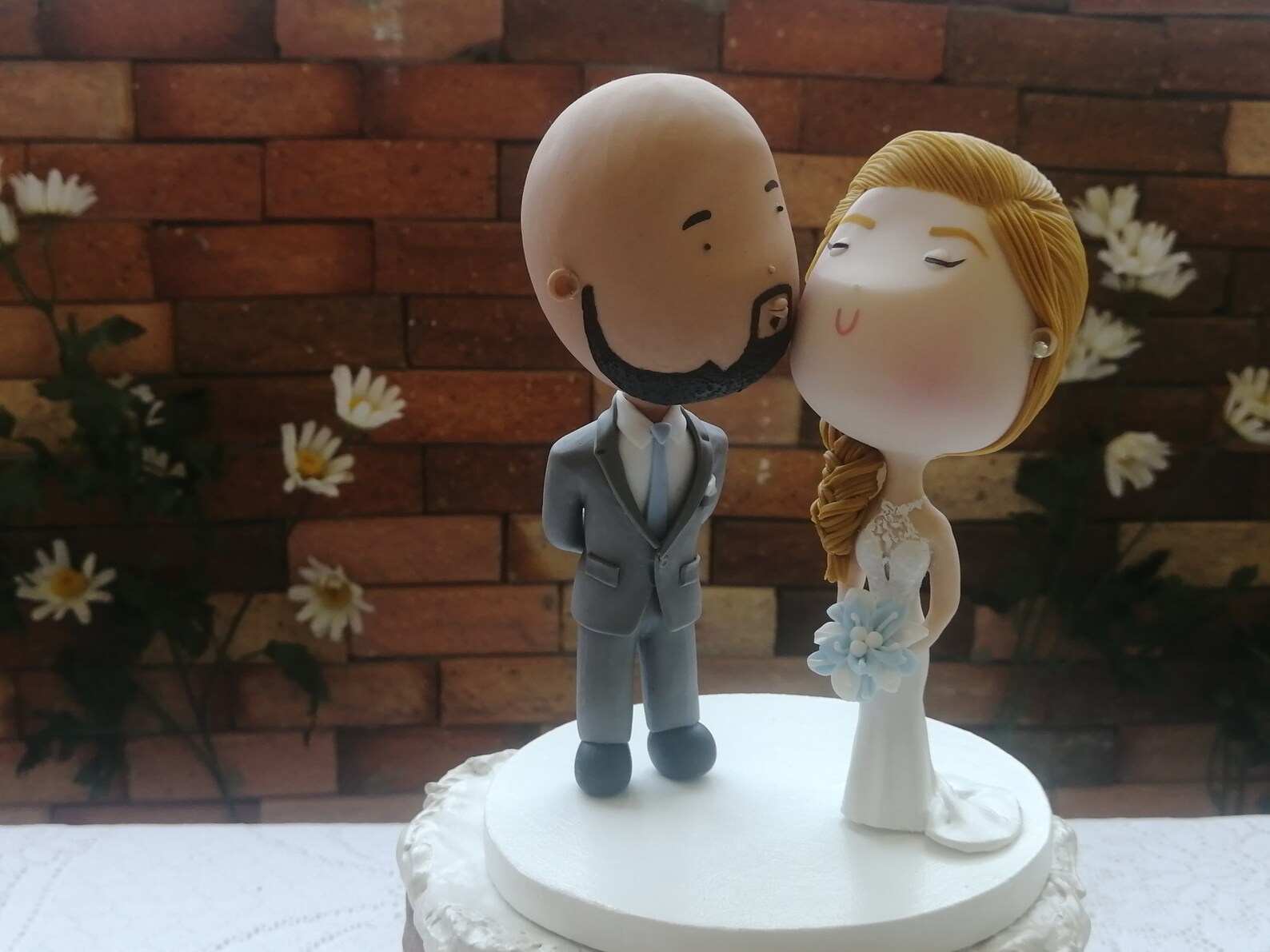 Groom Shaved Head and Full Beard & Bride Wedding Cake Topper Kissing ...