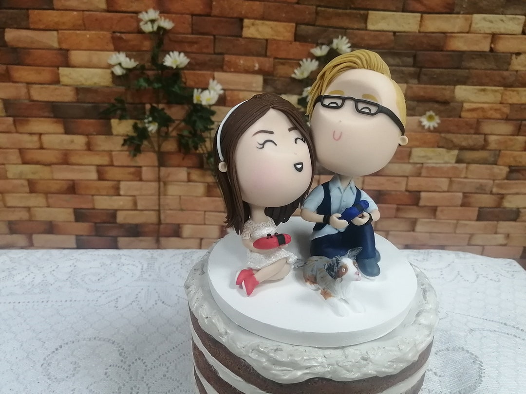 Geek Wedding Cake Topper Gamer Couple Casual Outfits Players Bride and ...