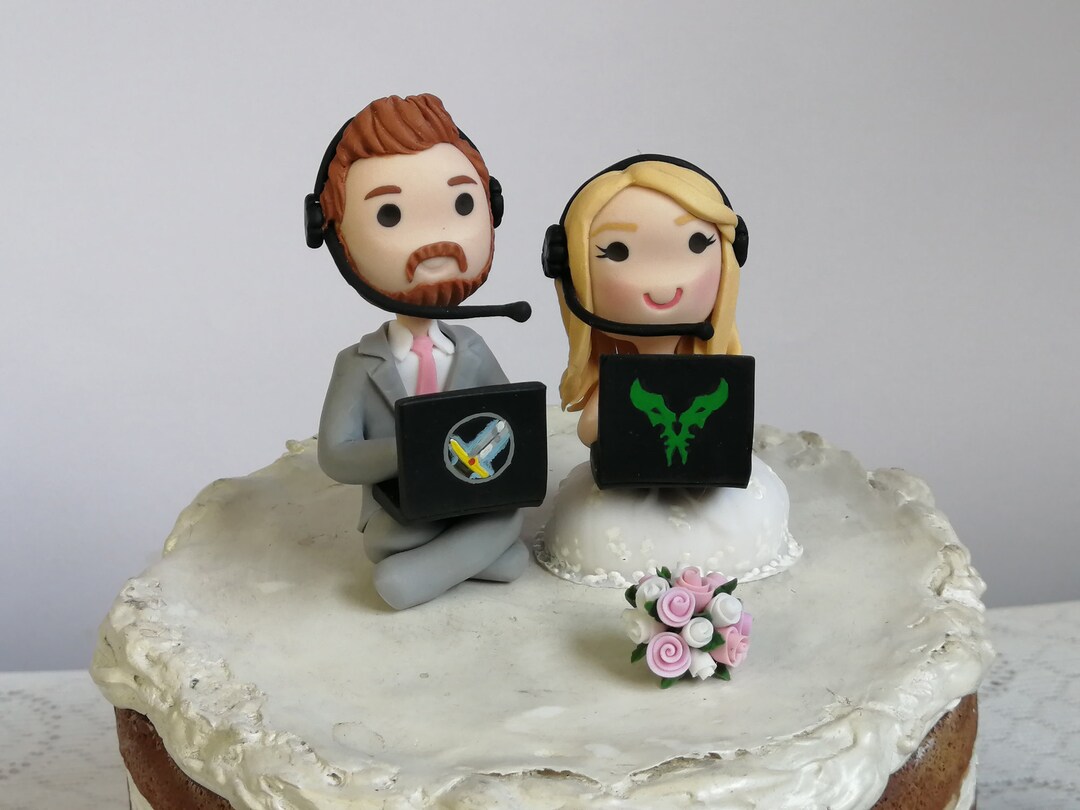 Geek Wedding Cake Topper Gamer Couple Players Anime Bride and Groom ...