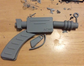 Ray Gun, Marvin the Martian Ray Gun Replica. Prop Blaster Full Size W ...