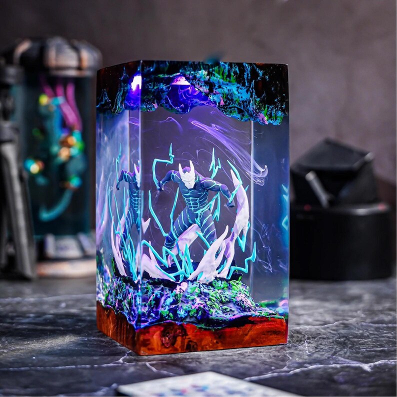 Kafka Hibino Kaiju No. 8 Resin Lamp, Monster Transformation LED Night ...