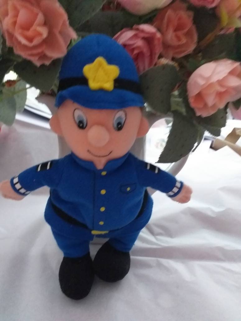 Noddy Fabric Vintage Noddy in Toy Land & Friends Fabric - Etsy UK