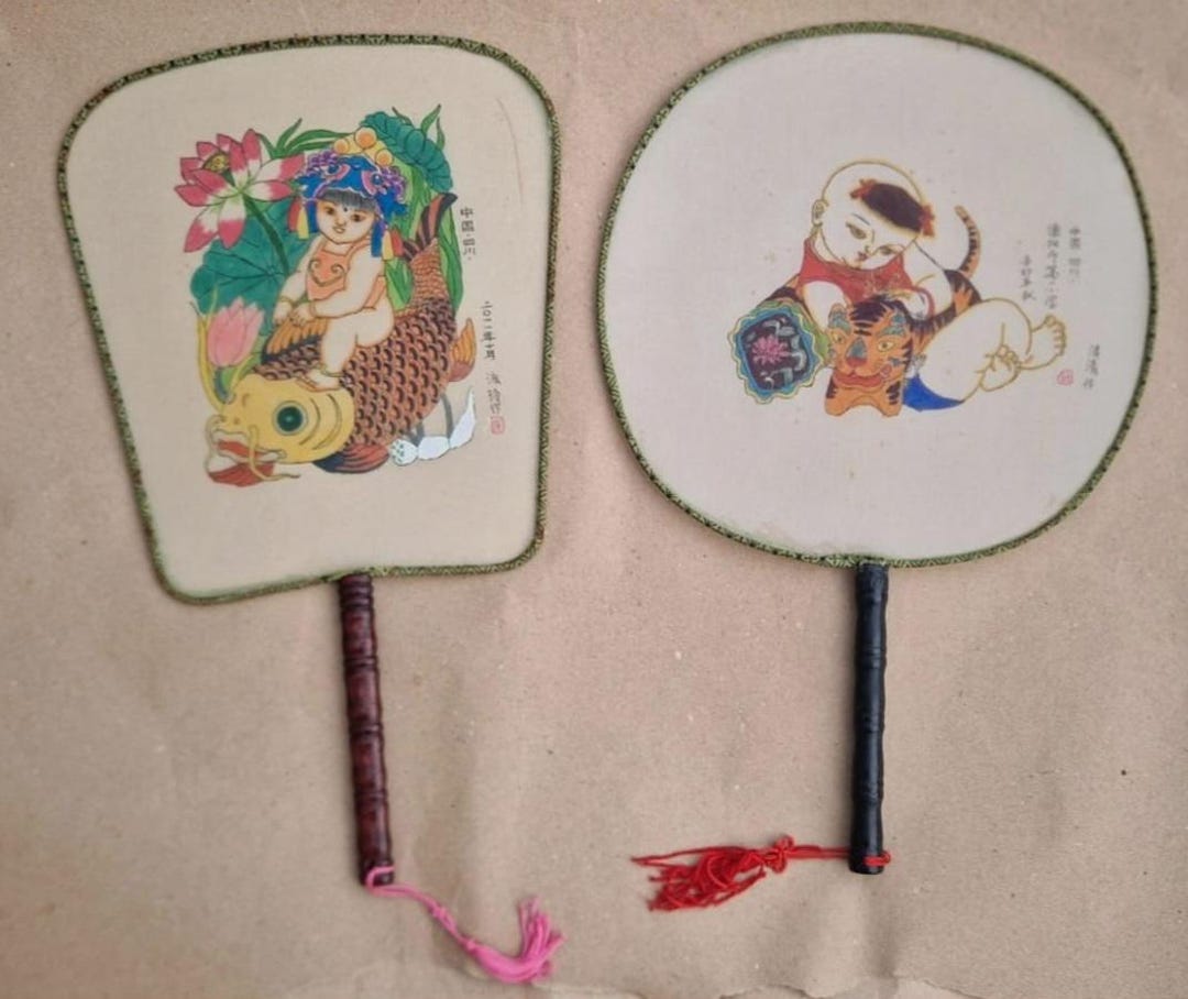 Fans - Antique 1930s Pair of Oriental Silk Hand Painted Hand Fans Which ...