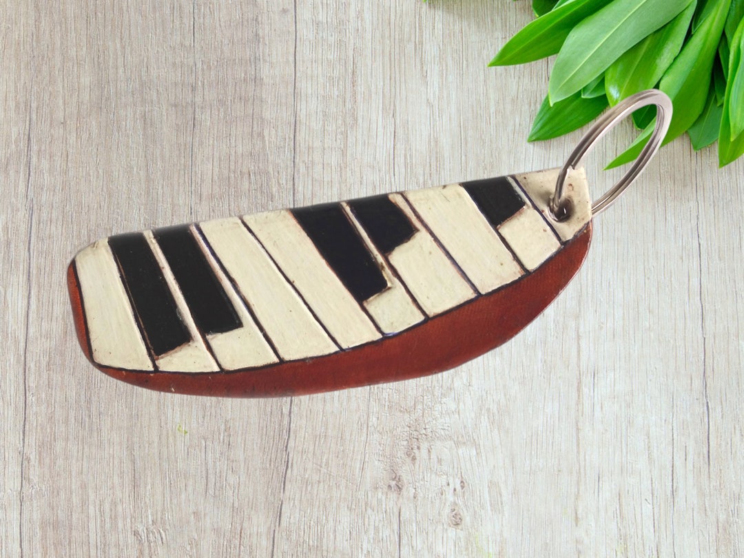 LEATHER KEYCHAIN PIANO // Keyholder // Party Favor // Little Gift ...