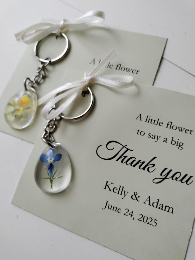 Pressed Flower, Handmade Keychain Wedding Favors With Custom Thank You ...