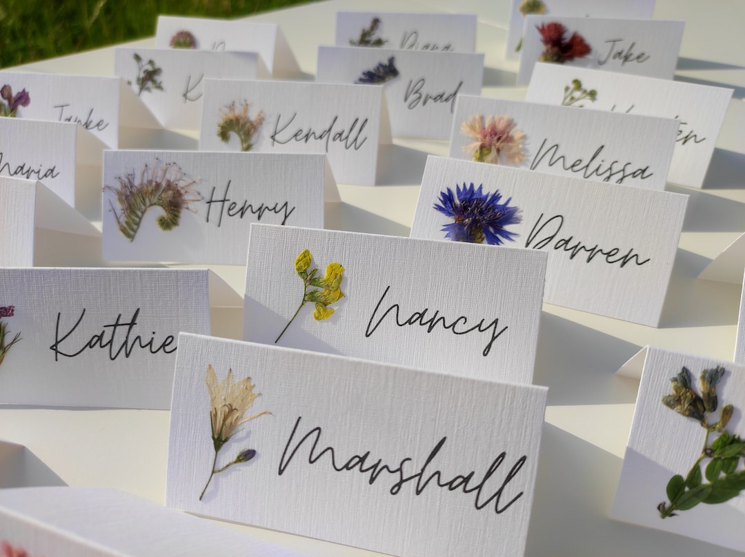 Personalized Pressed Flower Place Cards: Rustic Wedding Decor - Etsy