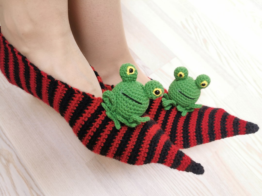 Frog Witch Slippers – Knit Pointed Toe Slippers With Crochet Frogs ...