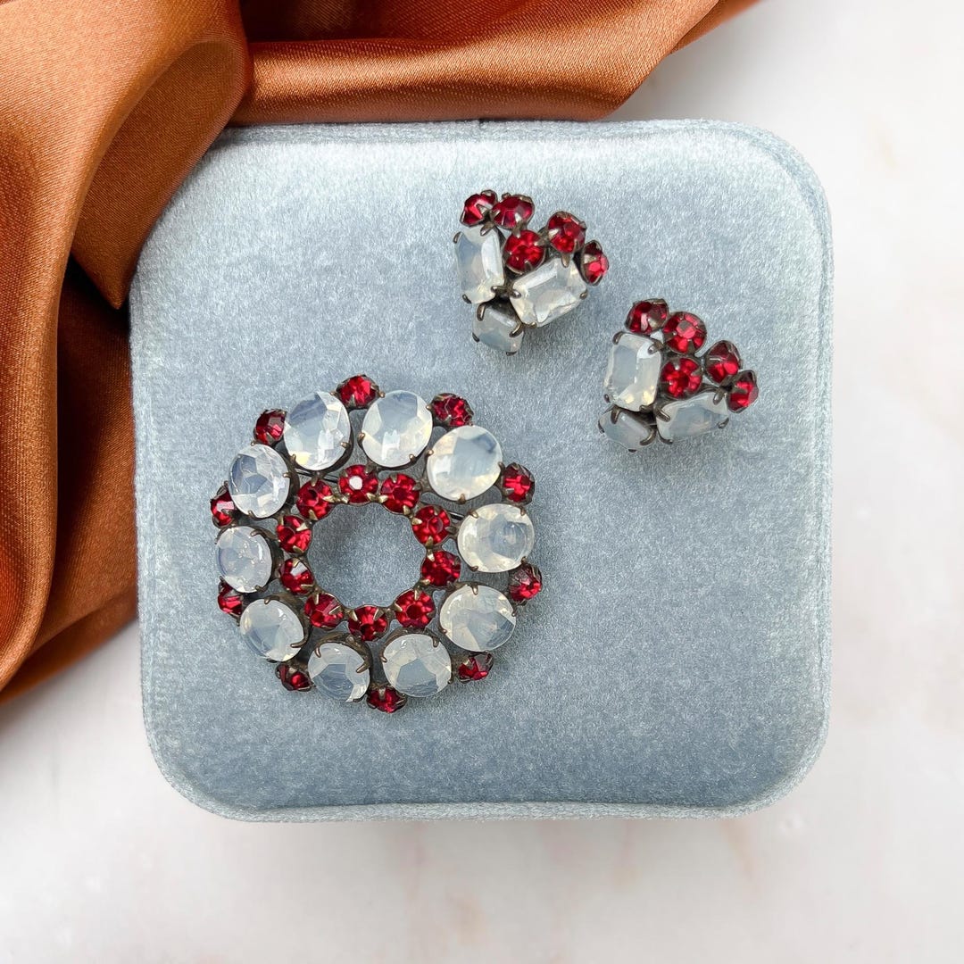 Vintage Jewellery Set 1940s Brooch and Earrings Ruby Rhinestones and ...