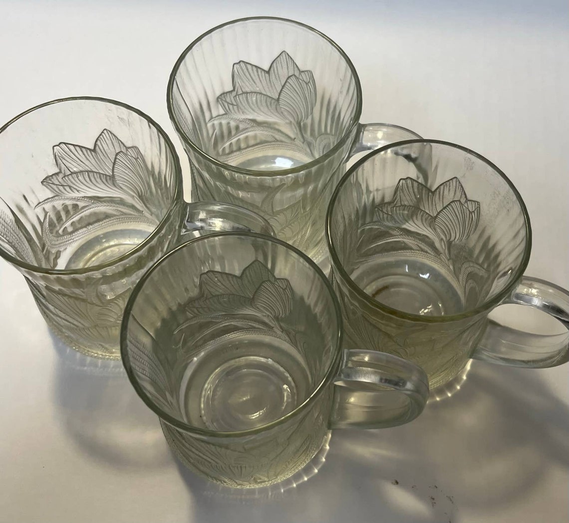 1970s Arcoroc Fleur Glass Place Setting, Arcoroc Fleur Dinner Plates ...