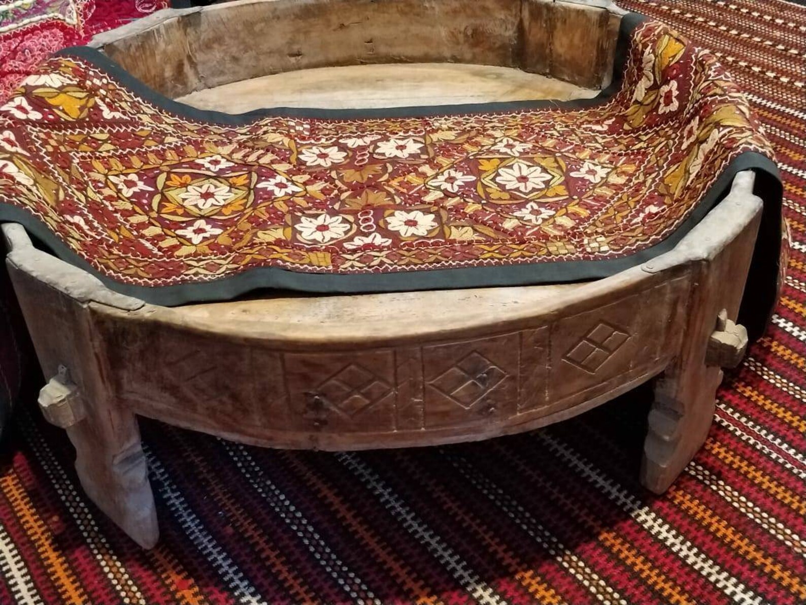 Vintage Indian Carved Chakki Table, Coffee Table, Hand Crafted Table 29 ...
