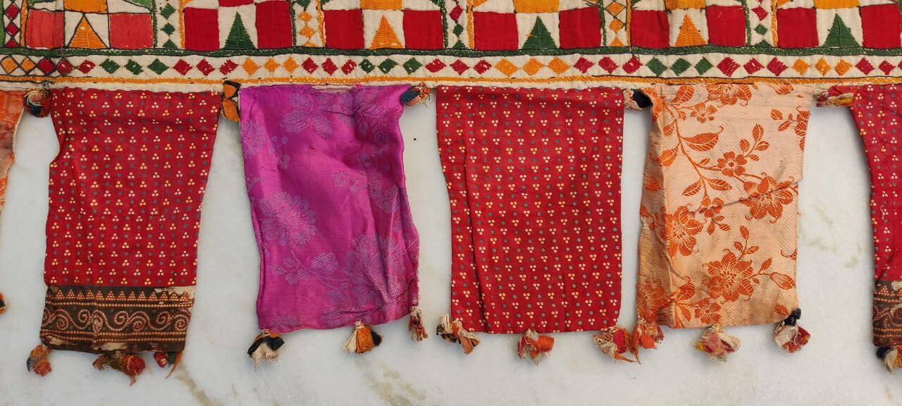 Toran: Long Door Topper Living Room Wall Decoration Kathiyawadi Temple ...