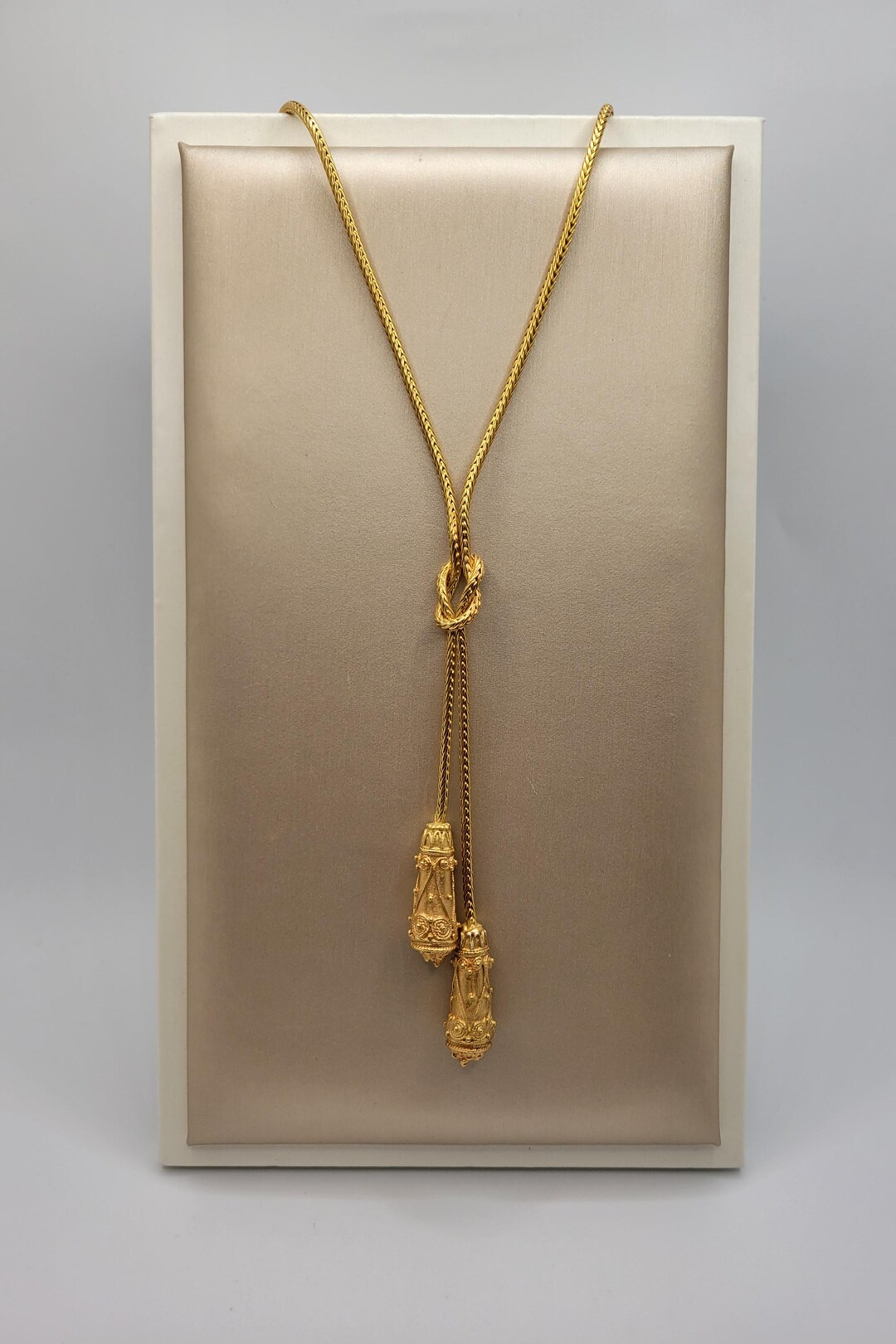 MMA Greek Finial & Hercules Knot Lariat Necklace - Gold Plated - Signed ...