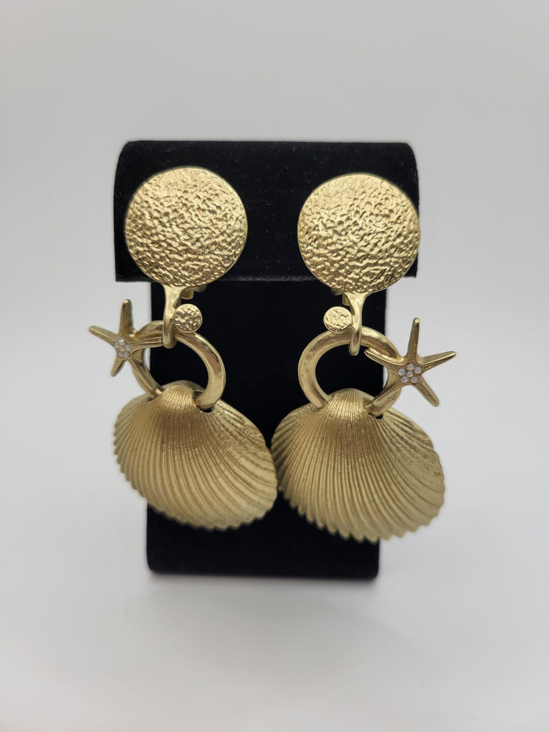 Huge Chunky Chico's Seashell Clip on Earrings Matte Goldtone Scalloped ...