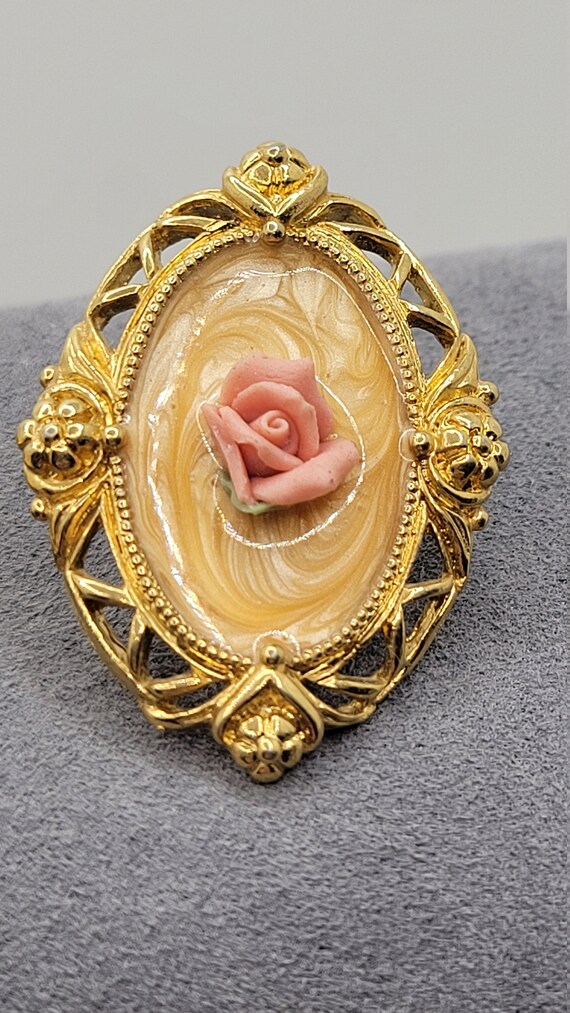Vintage Avon Victorian Jewelry Set - Brooch and Earri… - Gem