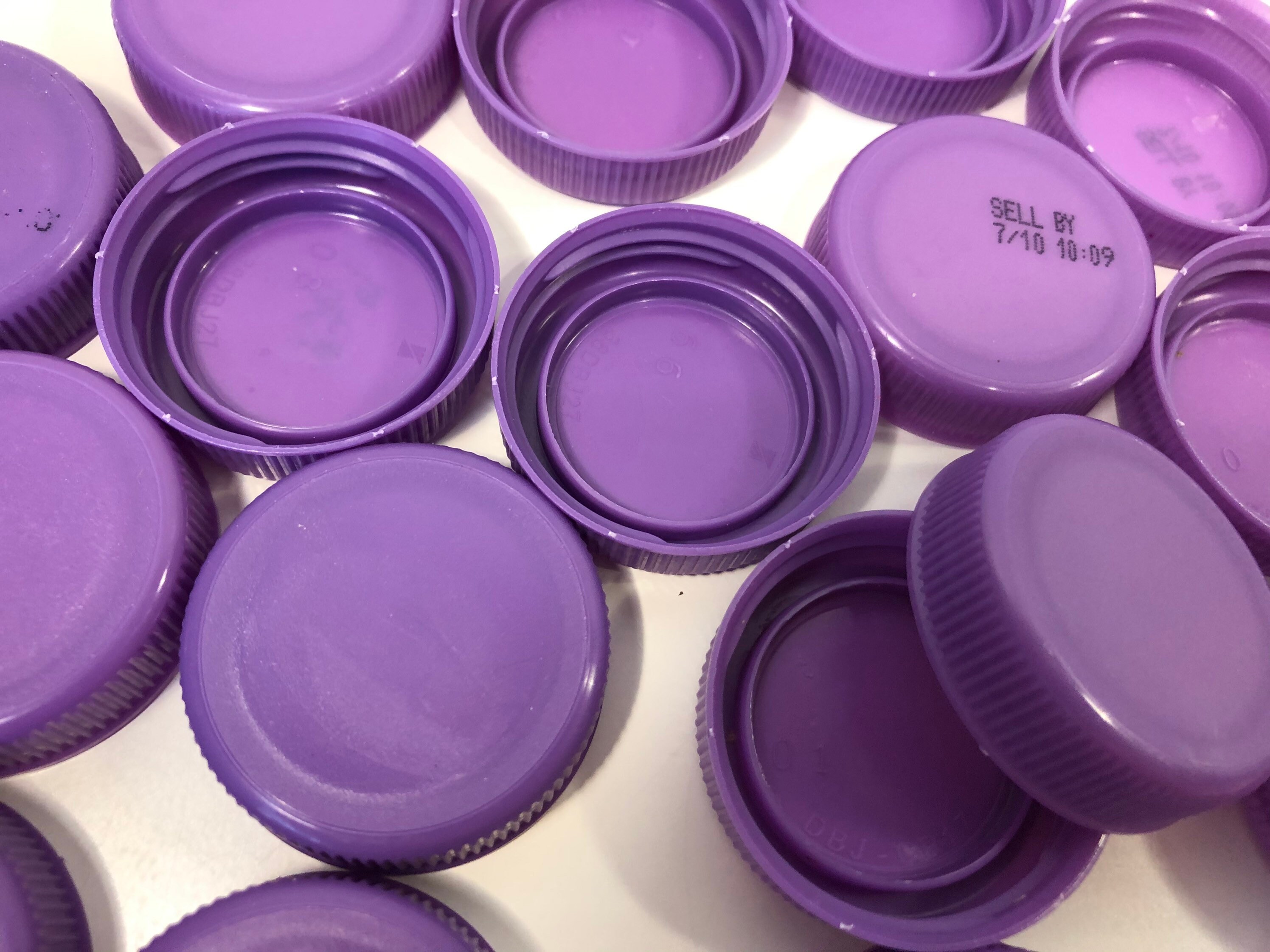 25 Purple Plastic Bottle Caps Lids Tops for Craft or Art | Etsy