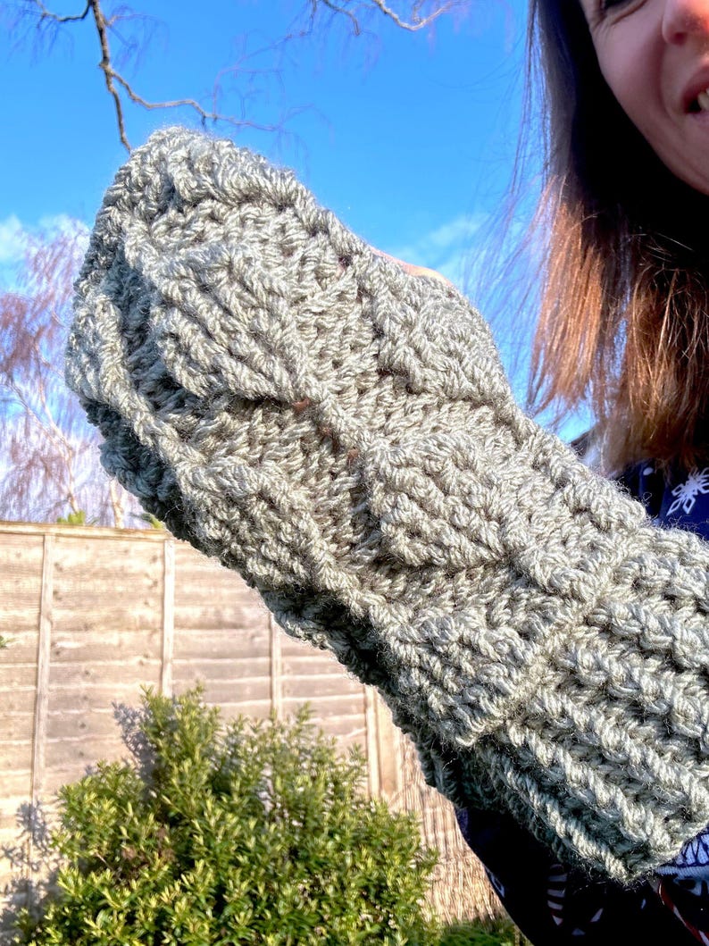 Easy Crochet Fingerless Gloves Pattern - Textured Trailing Leaves ...