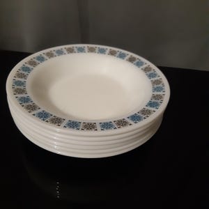 JAJ Pyrex Replacement Plates. Made in England. Chelsea Design. - Etsy