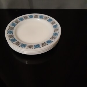 JAJ Pyrex Replacement Plates. Made in England. Chelsea Design. - Etsy